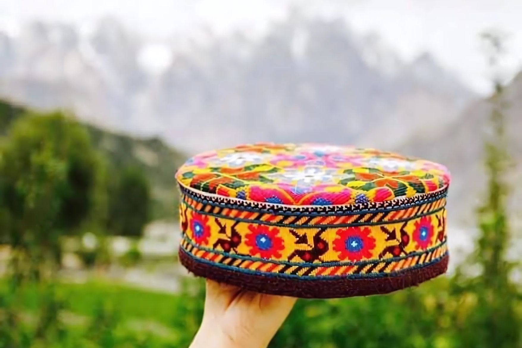 Kinds of hats in Pakistan cultural guide by Rijiz